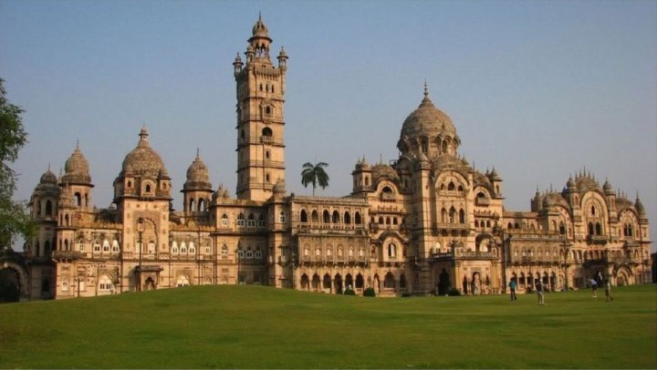 Top 10 Palaces of India where you can live like a King